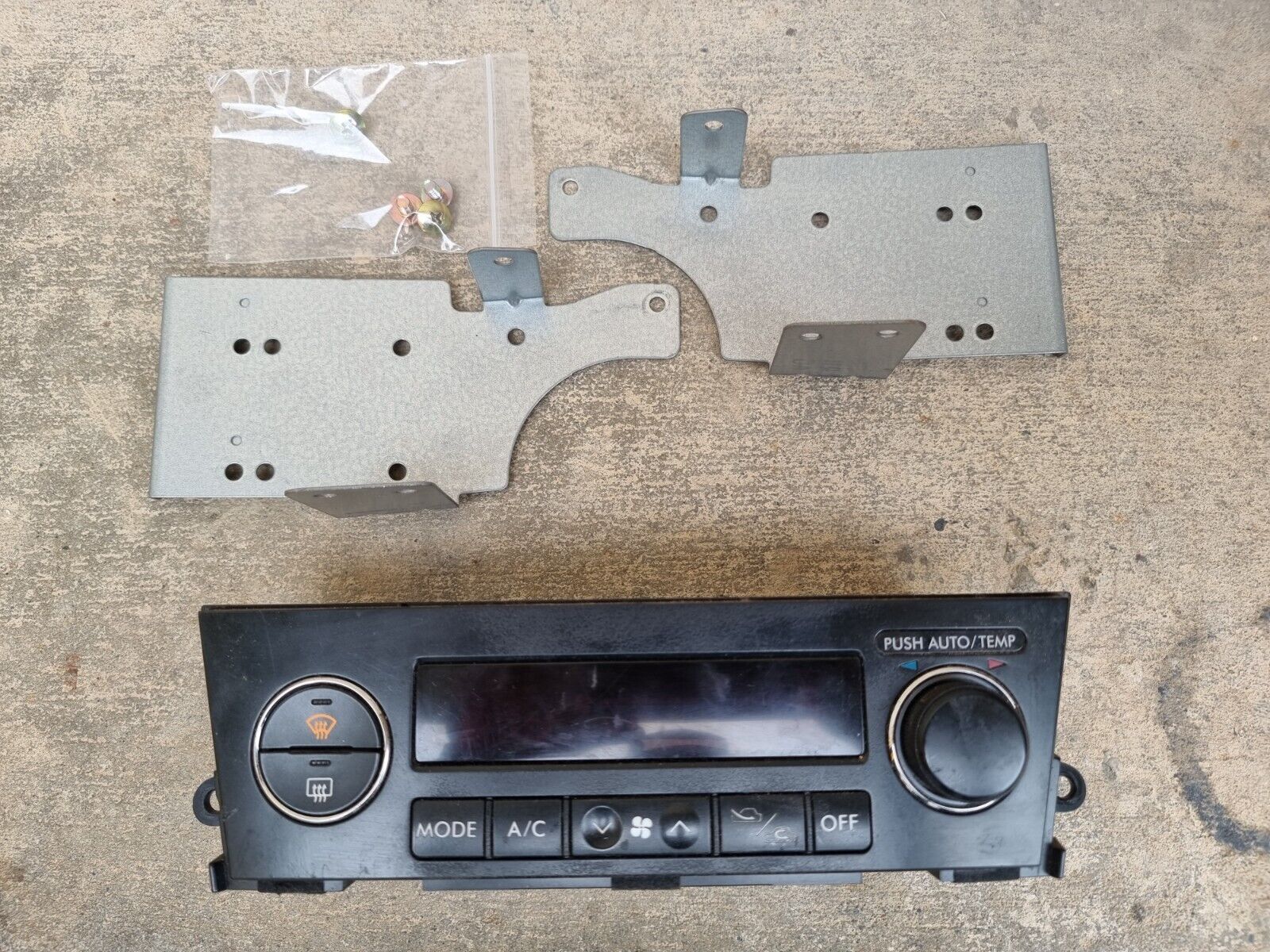Subaru Liberty GT Gen4 03 - 06 McIntosh Stereo Head Unit AC Air Con Cl ...