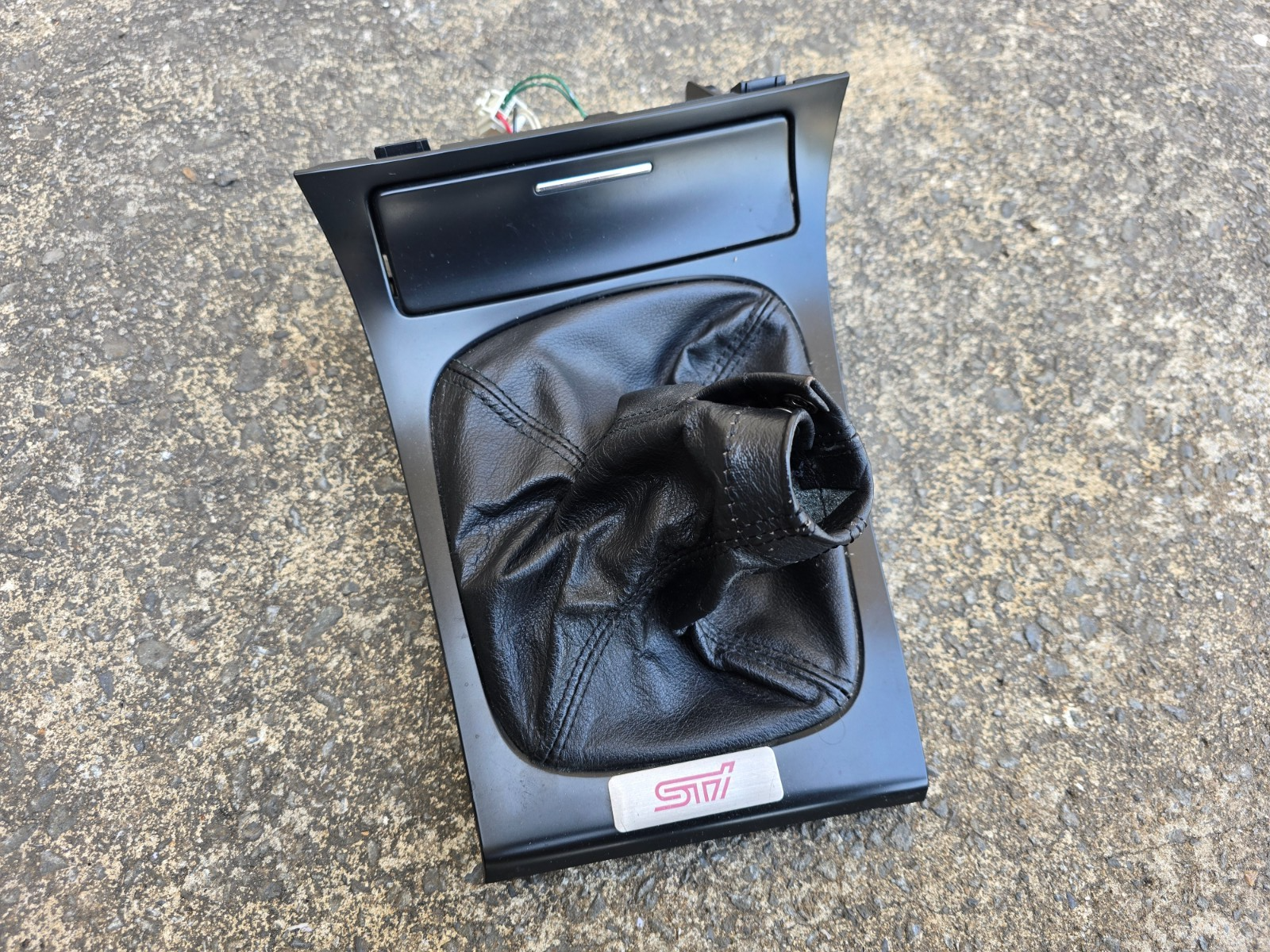 Subaru Liberty 2003 - 2006 Genuine 6 Speed Gear Knob Shifter Manual Le ...