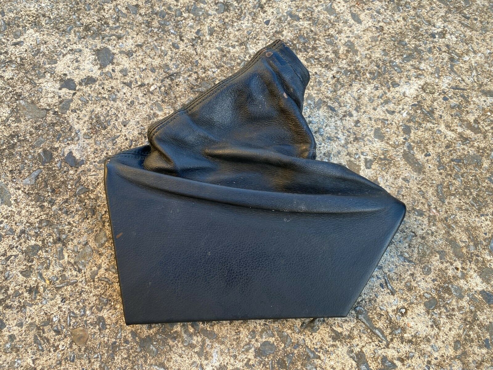 Subaru Liberty Outback 03 - 06 Gen 4 Leather Handbrake Boot Surround T ...