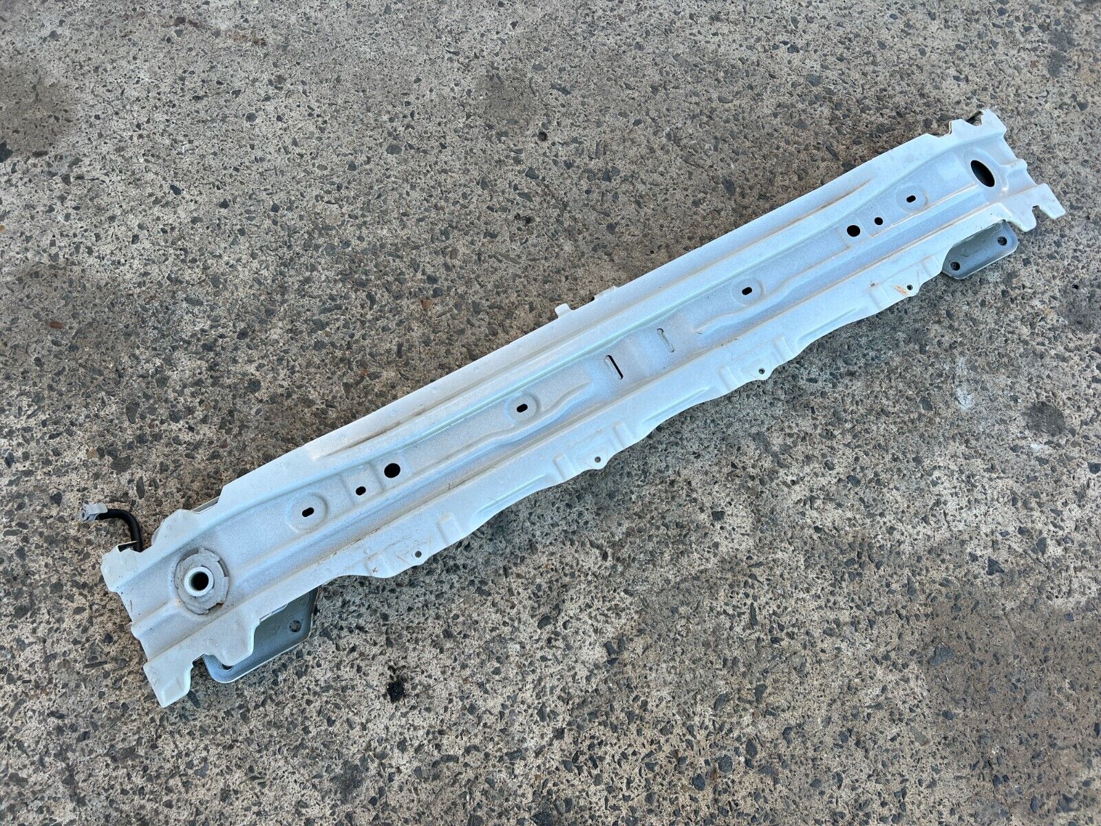 Subaru Forester 12 - 18 SJ Factory Front Bumper Bar Reinforcement Reo ...