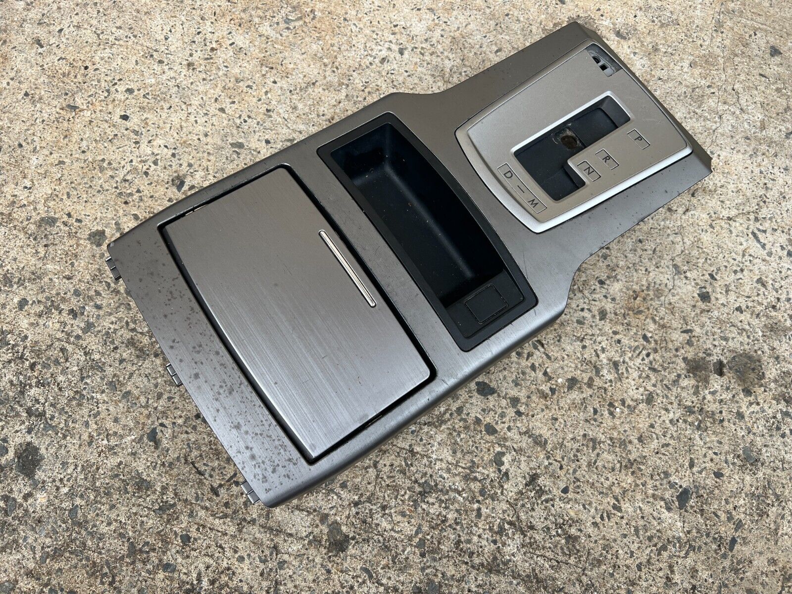 Subaru Liberty GEN 5 Outback 09 - 14 Center Console Auto Gear Silver T ...