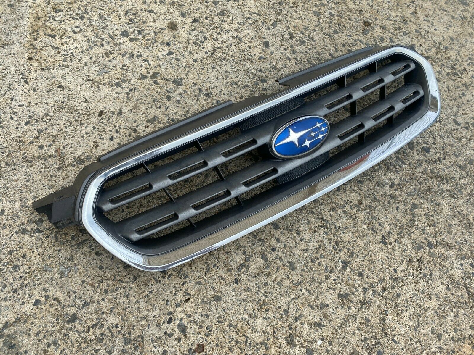 Subaru Outback Gen 3 H6 EJ 03 - 06 Genuine Front Grille Grill Chrome O ...