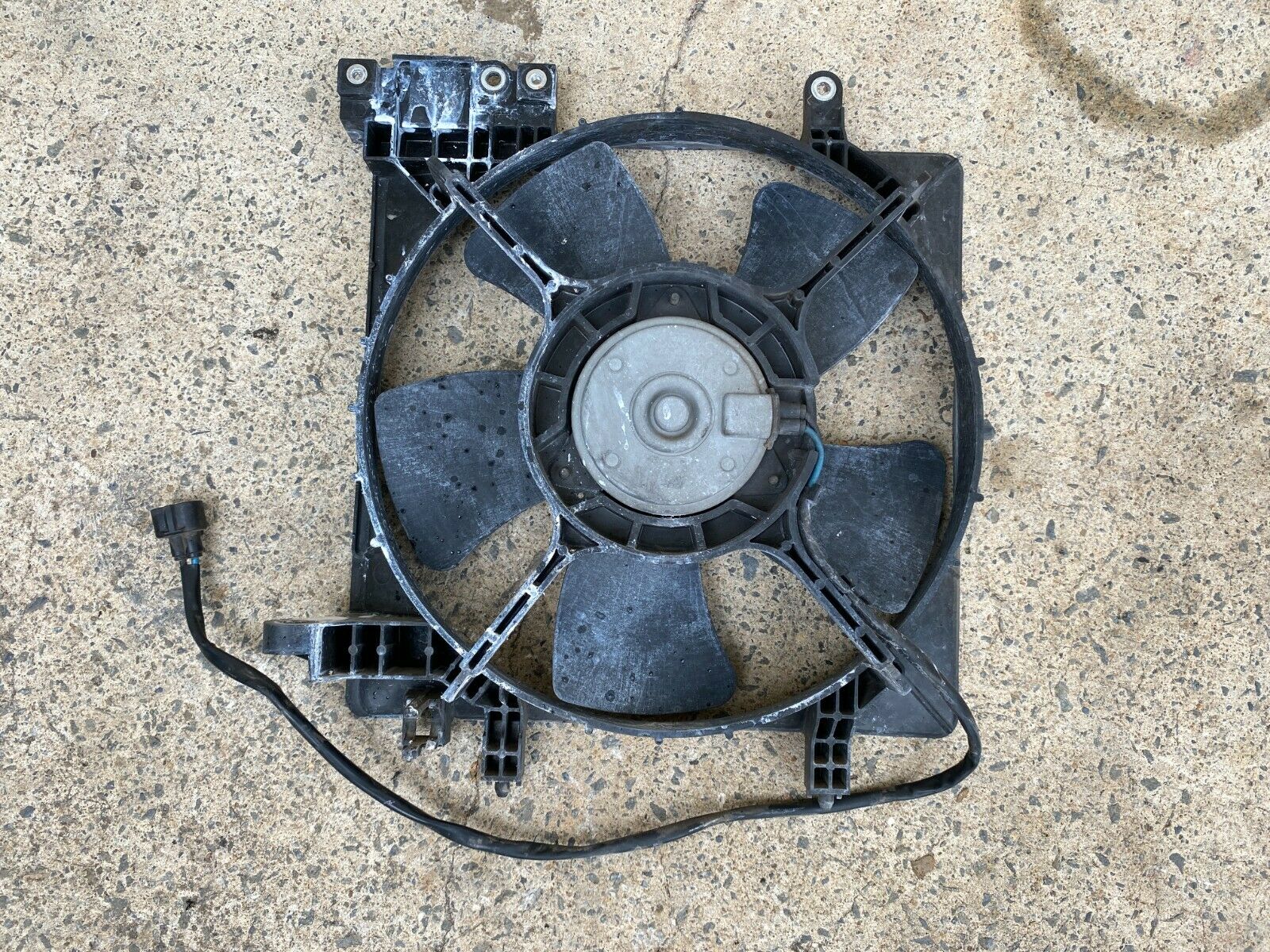 Subaru Outback Liberty Gen4 H6 03-09 Radiator A/C Passenger Thermo Fan ...